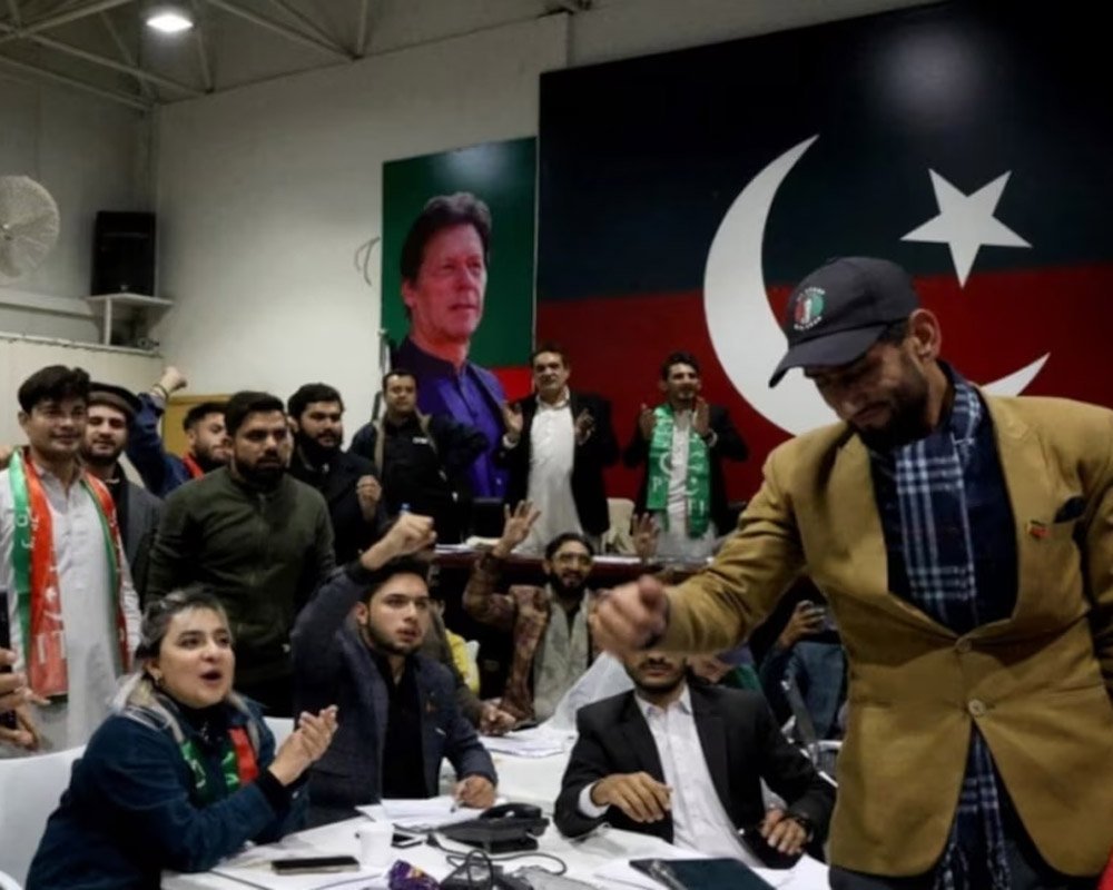 Pak elections: No clear victor in sight as vote counting process nears ...